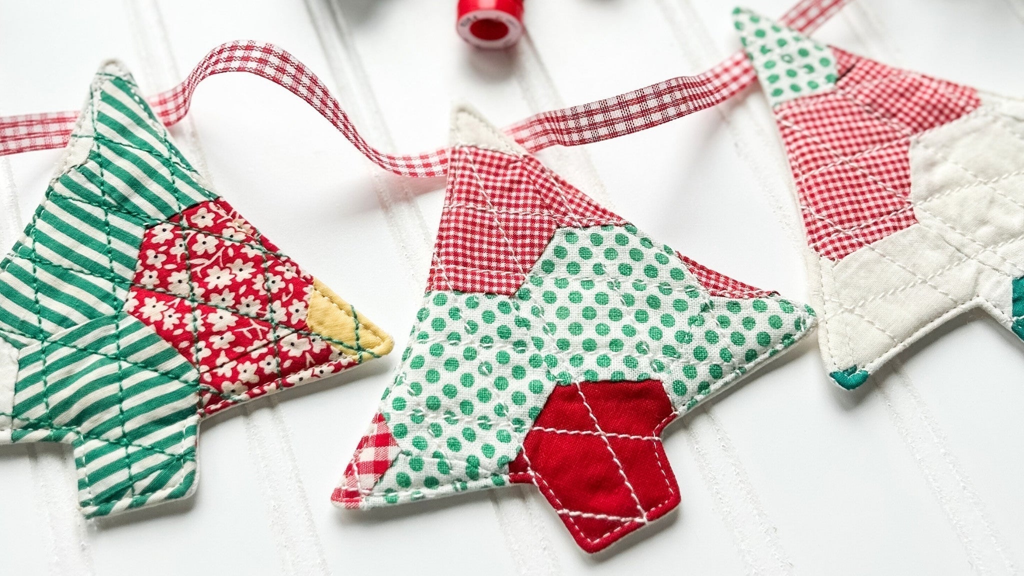How To Make A Quilted Holiday Tree Garland – Remi Vail Studio